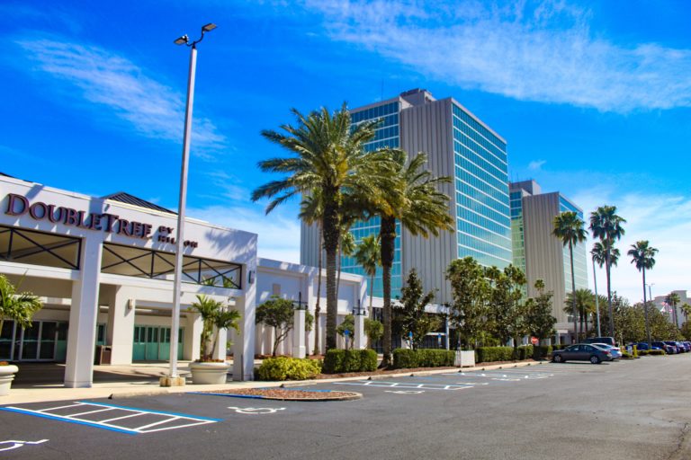 DoubleTree Orlando at Universal Entrance| The Daily Impressions
